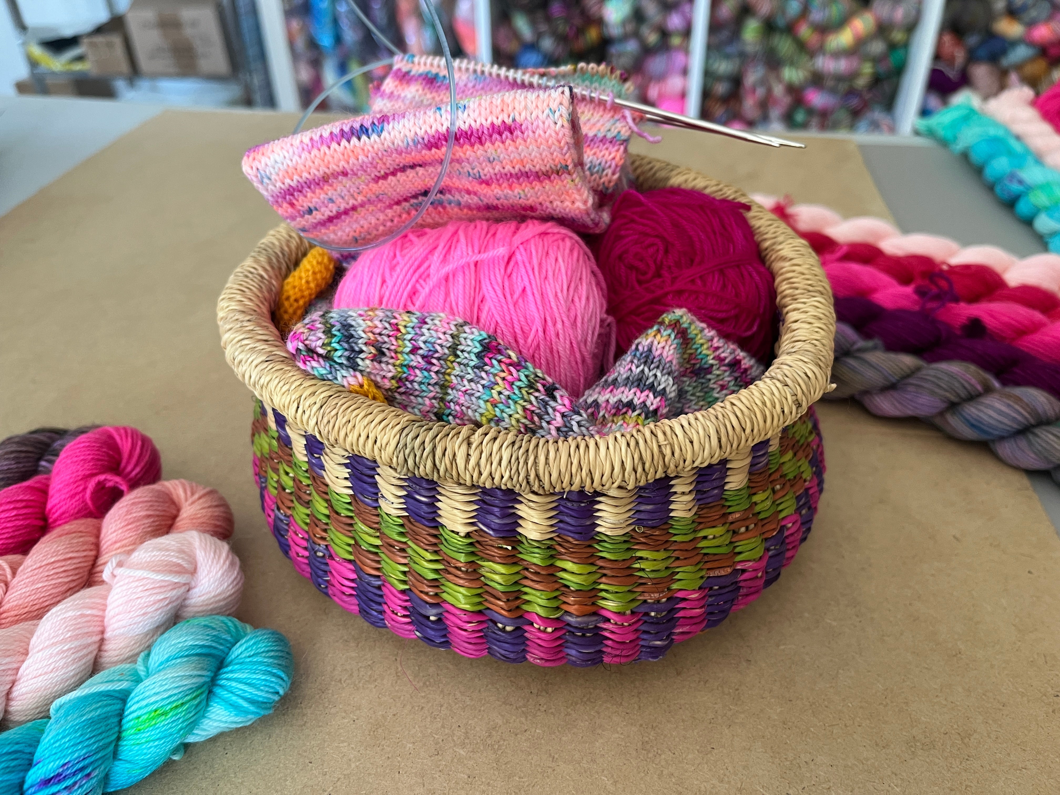 Shallow Project Basket – Pineapple Yarn